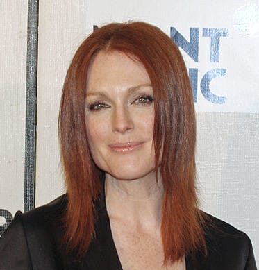 Julianne Moore - Kristen Hartley